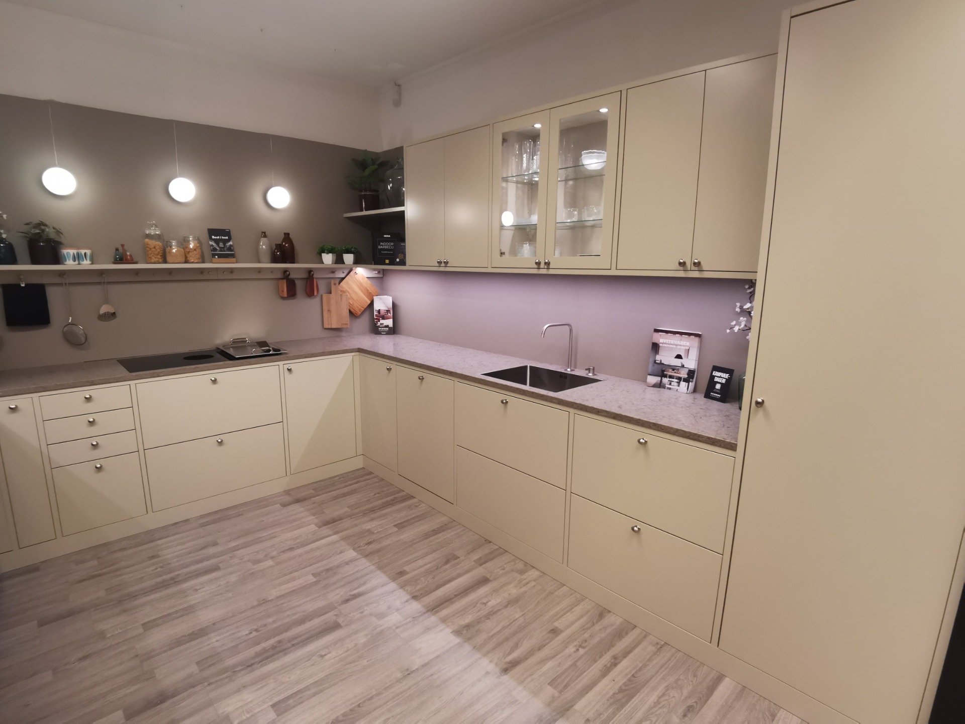 Drømmekjøkkenet – Skreddersydd kvalitet og design for ditt hjem